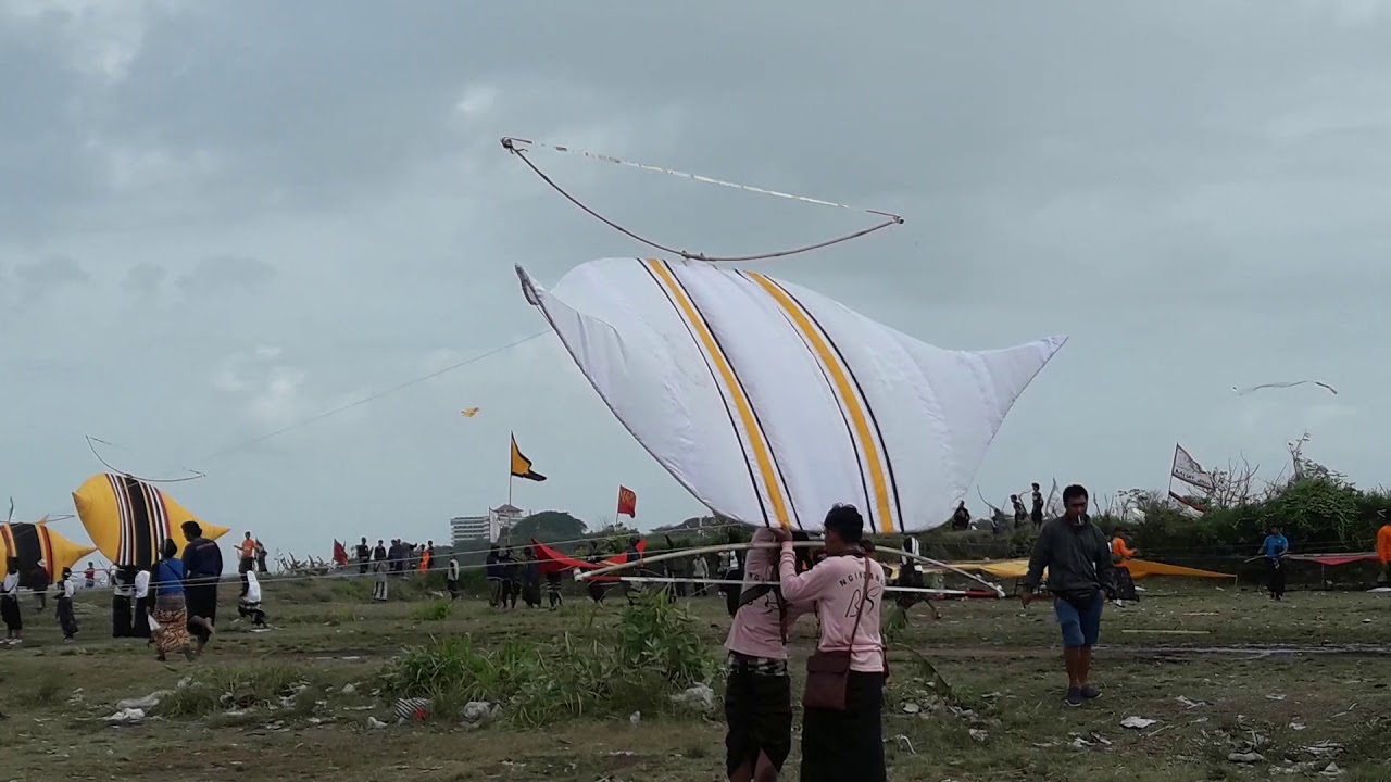 Persiapan Layangan Pecuk !! Rockiller Festival - YouTube