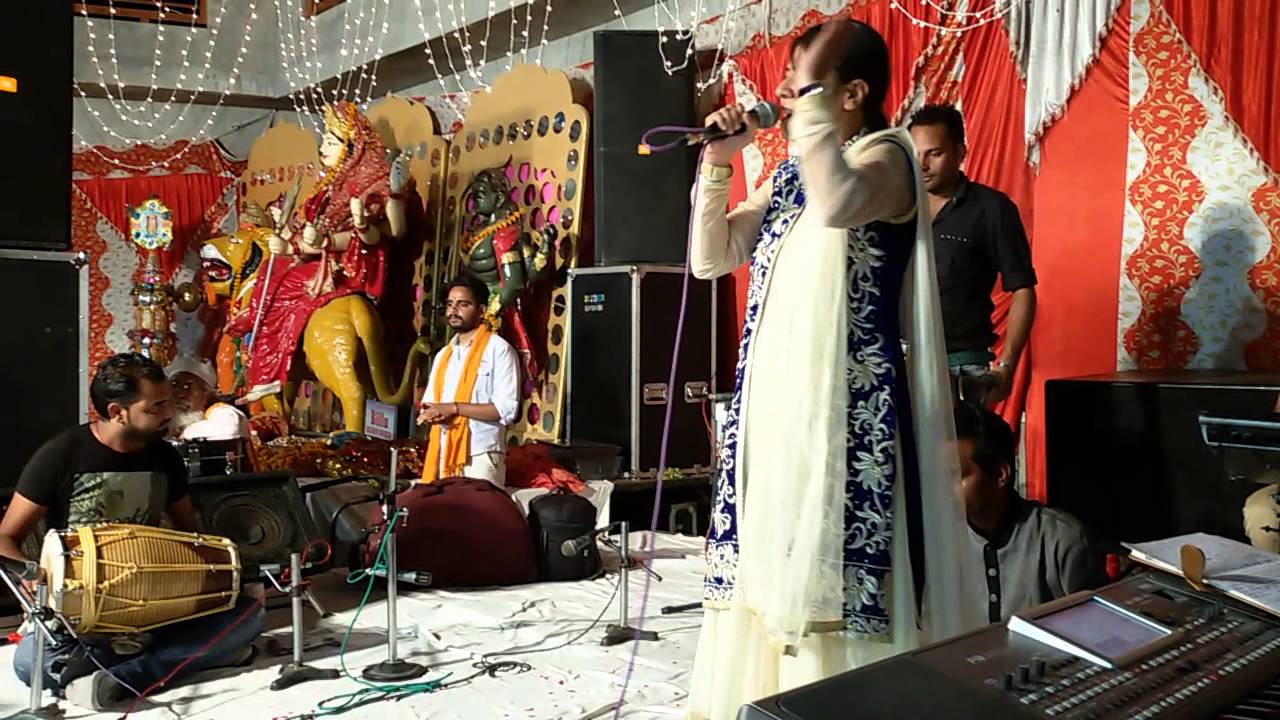 Hoshiarpur singer monika badwal - YouTube
