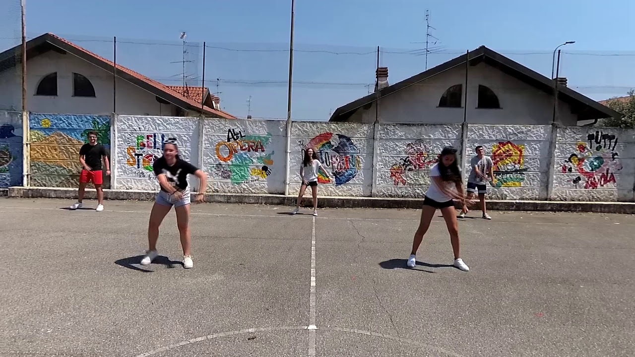 Inauguriamo il tempo del ballo con un grande classico dell'oratorio ...