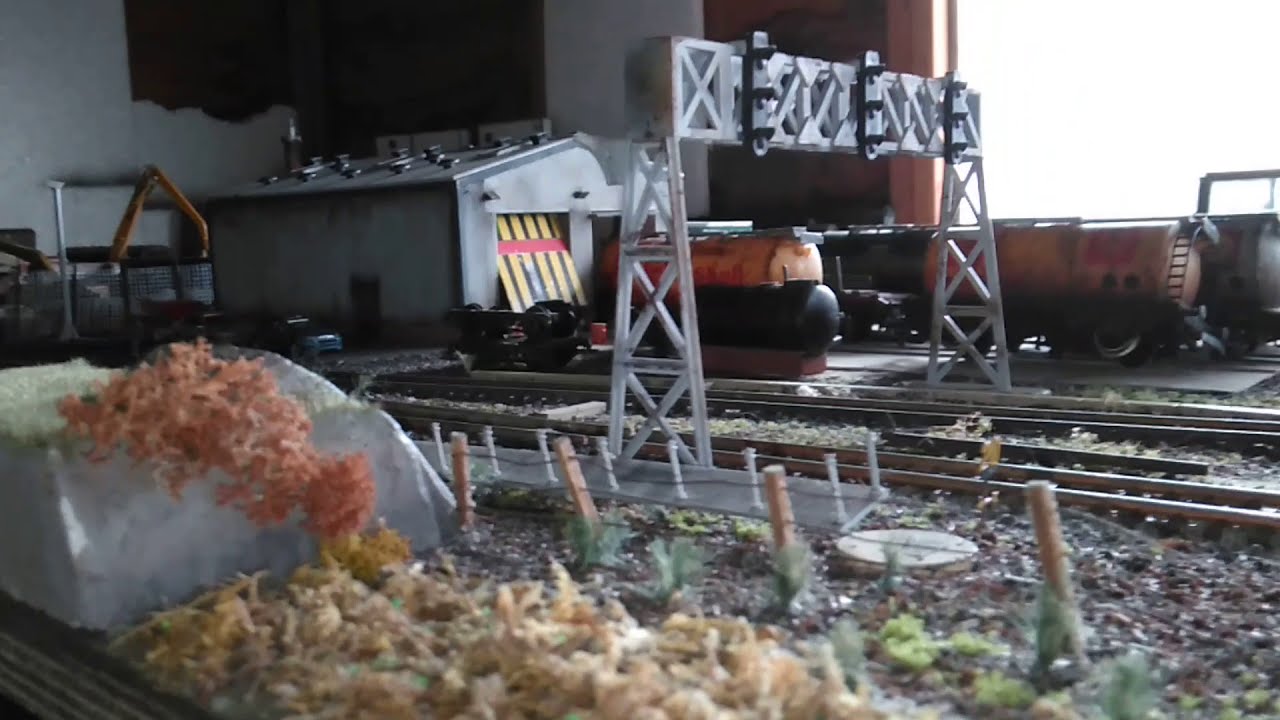 A look around the ,OO scale/HO scale model railway layout. - YouTube