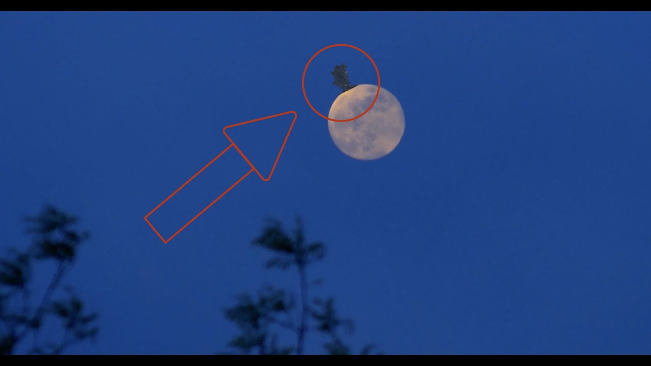 An unidentified object was struck and hit the moon - YouTube