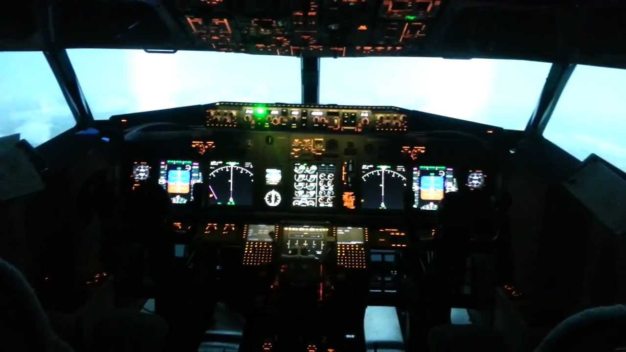 B737-800 full motion simulator - YouTube