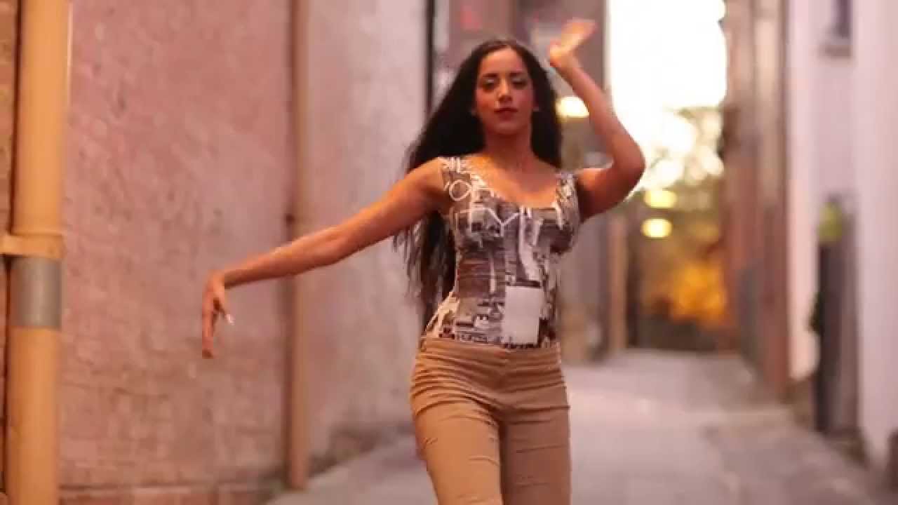 A Laneway Dance in the Rocks - Farah Bellydancer in Sydney 2015 - YouTube