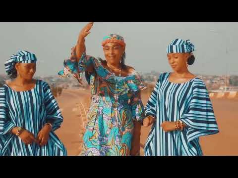 Adama Bamenda feat Hamid pikin fullani DANDI (vidéo officielle)