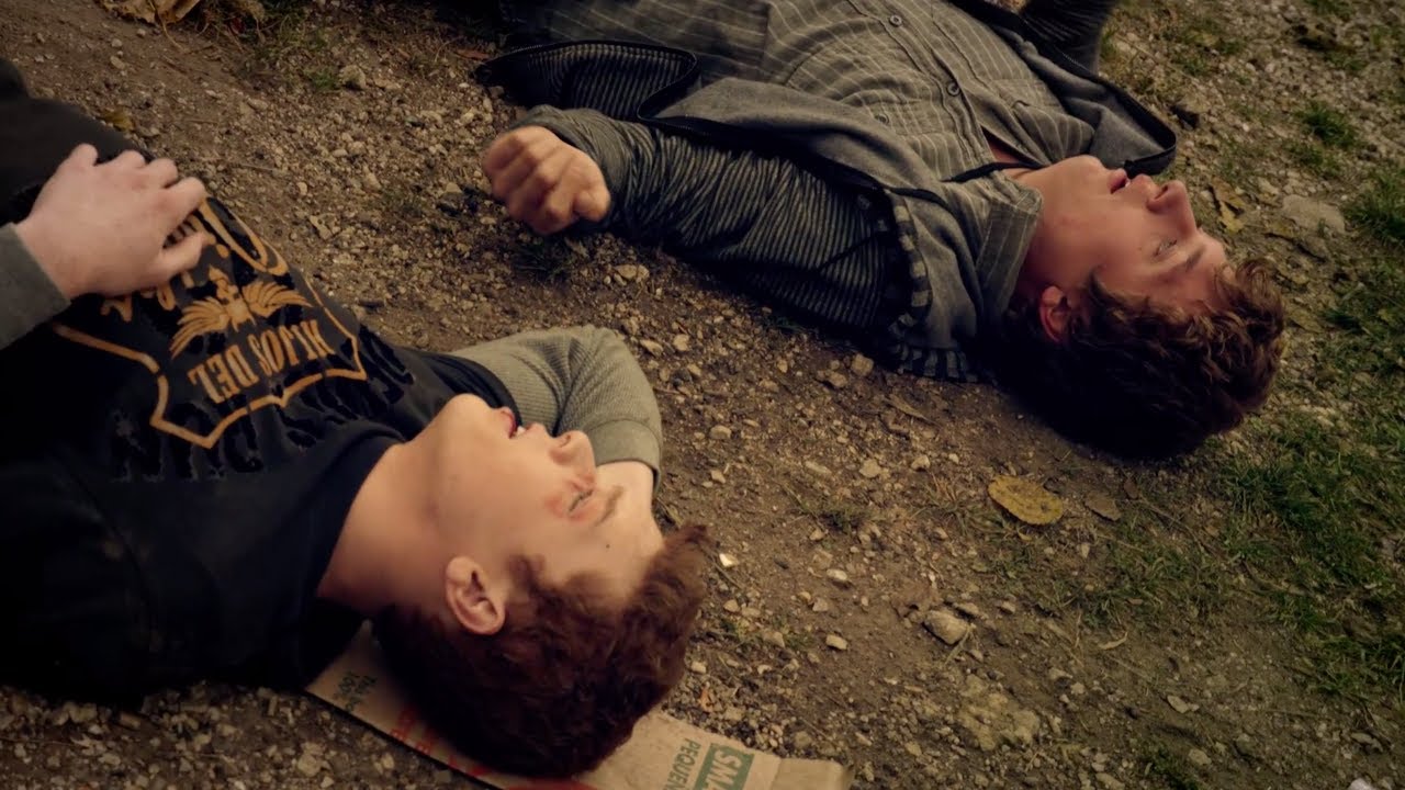 Ian & Lip | Fight | S02E07 - YouTube