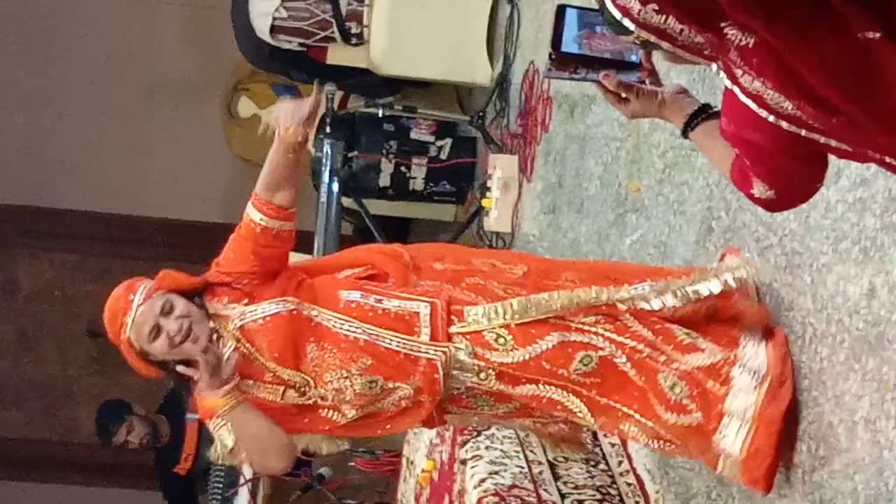 Gulabo sapera - live Dance - YouTube