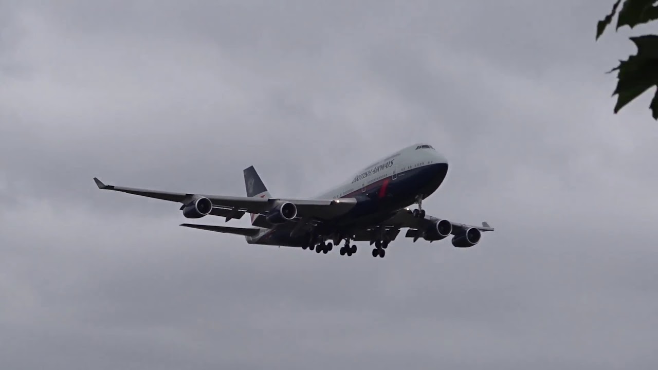 British Airways Boeing 747-400 (Landor Livery) landing at Heathrow ...