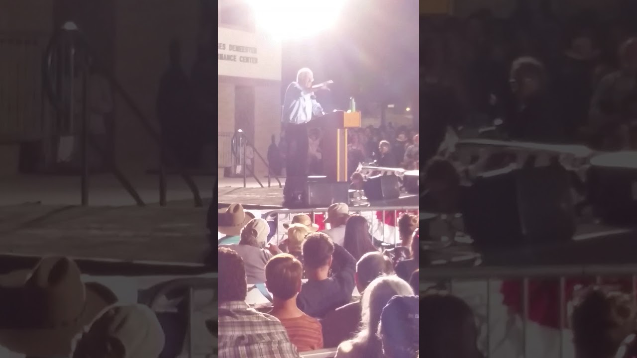 Bernie Sanders in Tucson at a rally for the 2016 Nomination - YouTube