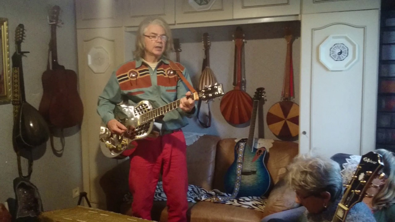 Step da step krugom, chant traditionnel russe. - YouTube