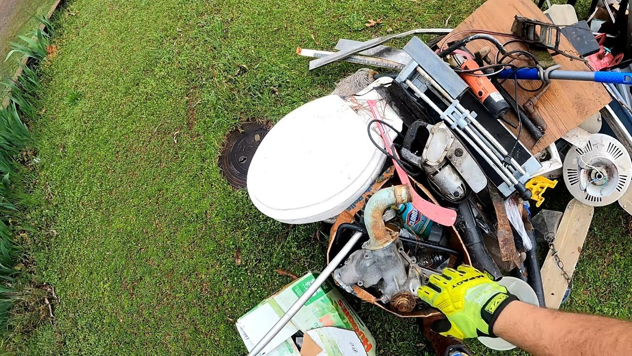 Curbside Scavenging- Trash Picking - YouTube