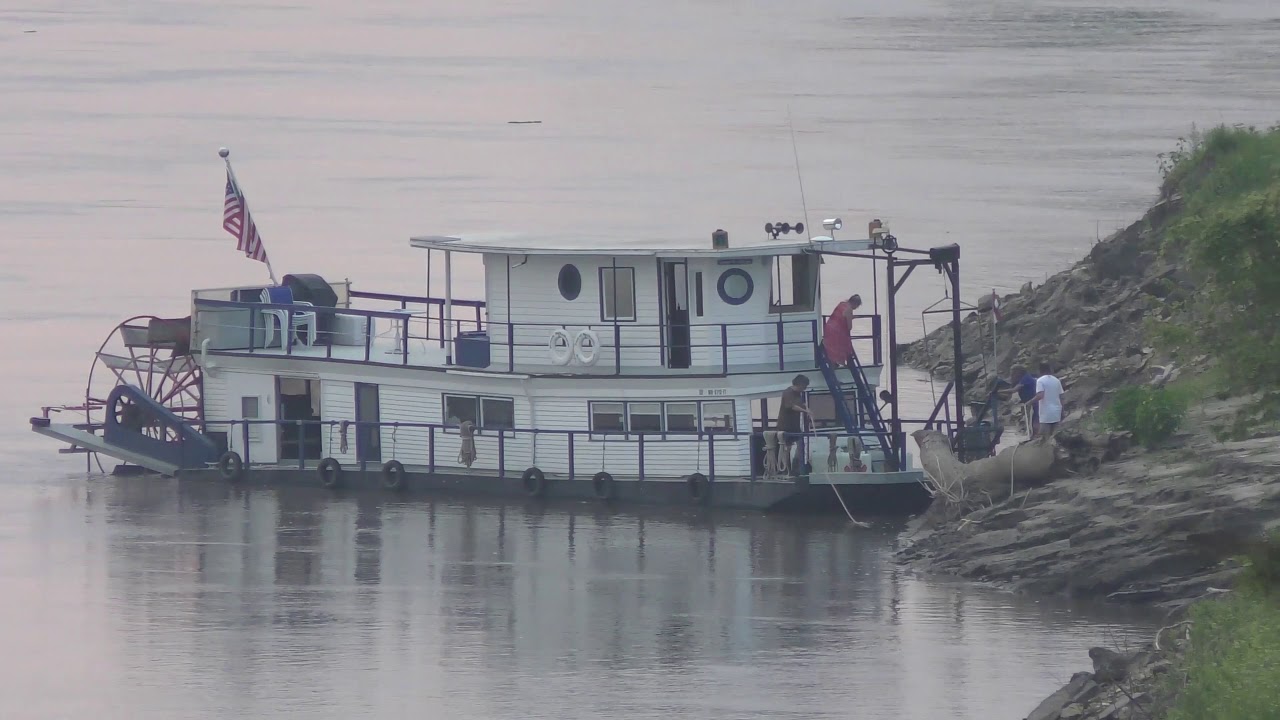 Joseph M. LaBarge stern wheel Paddle Boat in Hermann - YouTube