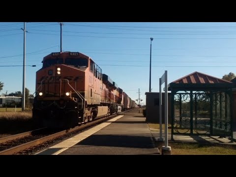 WB/Shiny GEVO!!! BNSF #6321 leads a fast WB BNSF manifest through Lake Charles, Louisiana ...