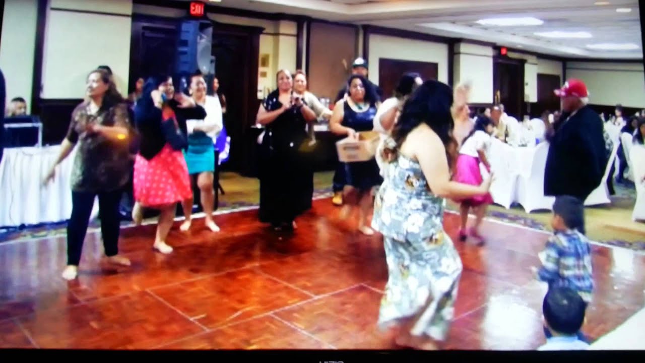 Lita performing the Samoan dance aka the Siva - YouTube