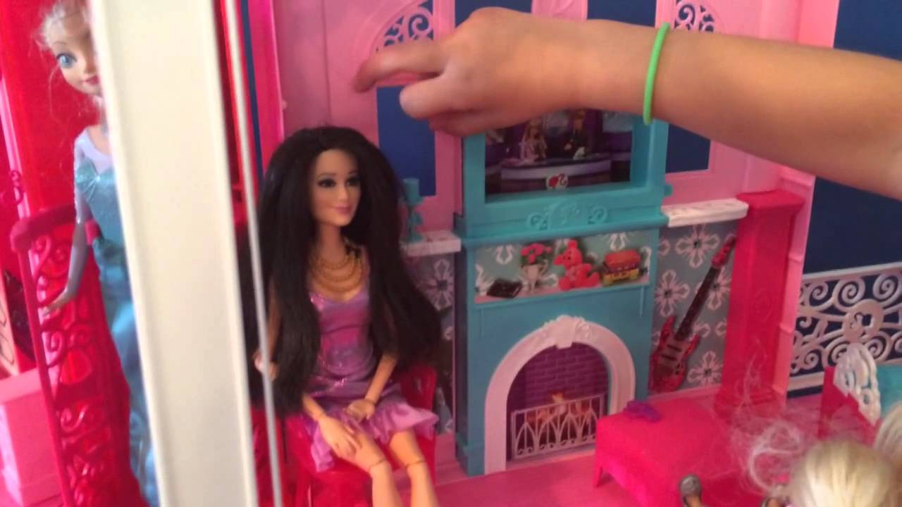 Addison gives a tour of her new Barbie Dream House - YouTube