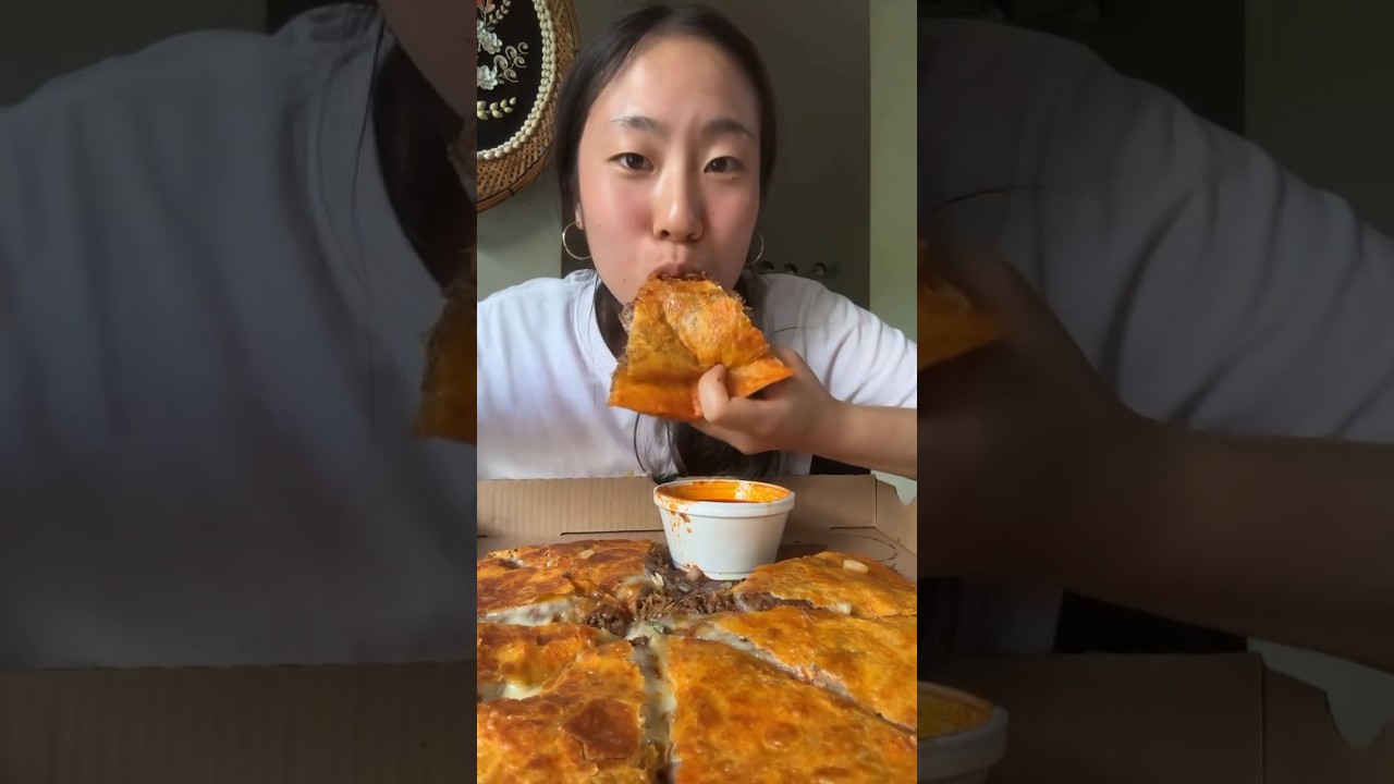 chizzy chicken pizza 🍕 - YouTube