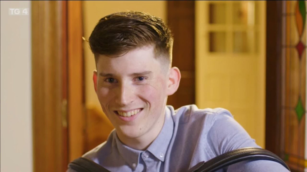 Gradam Ceoil TG4 | Profile Conor Connolly - YouTube