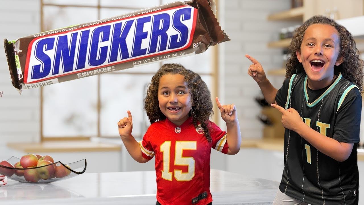 HOW TO MAKE THE BEST HEALTHY SNICKERS BAR!!! - YouTube