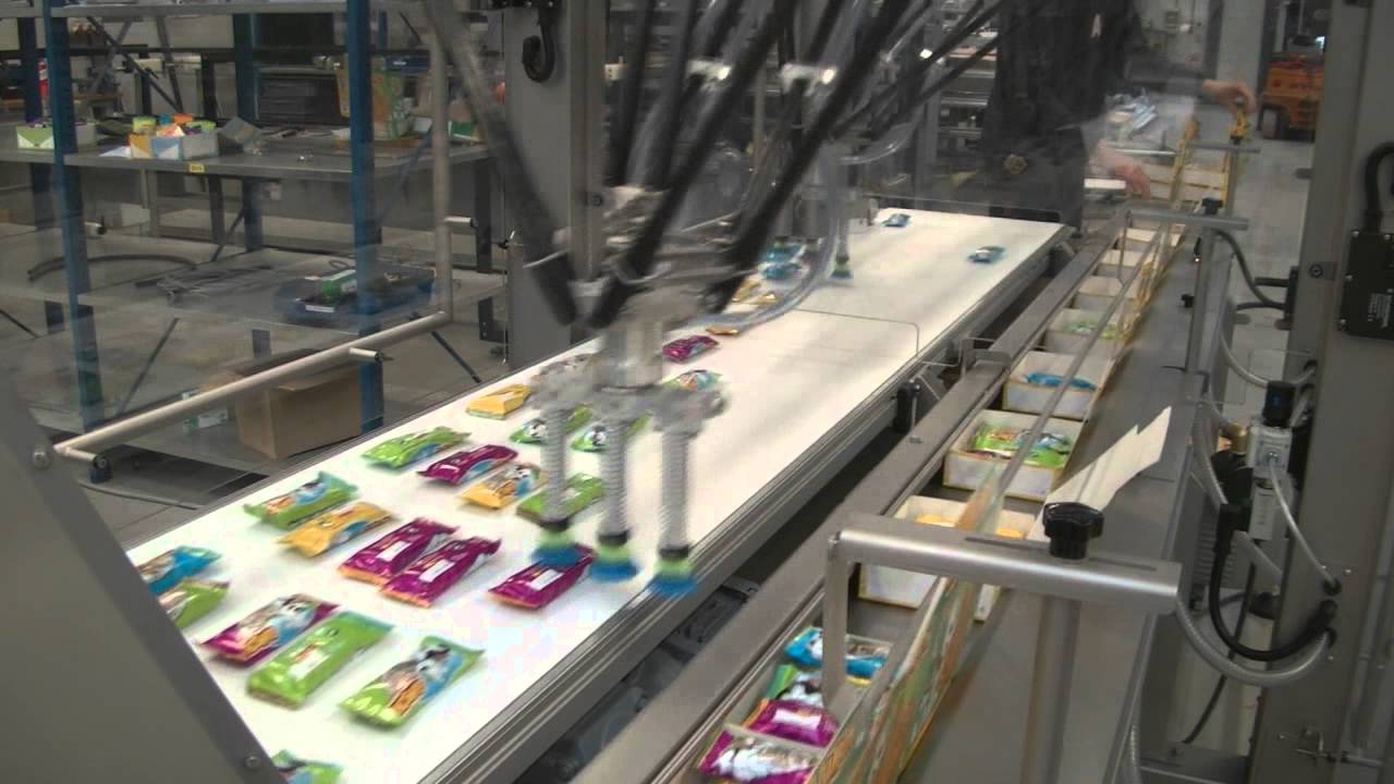 Robotic Cartoner Trailer - YouTube