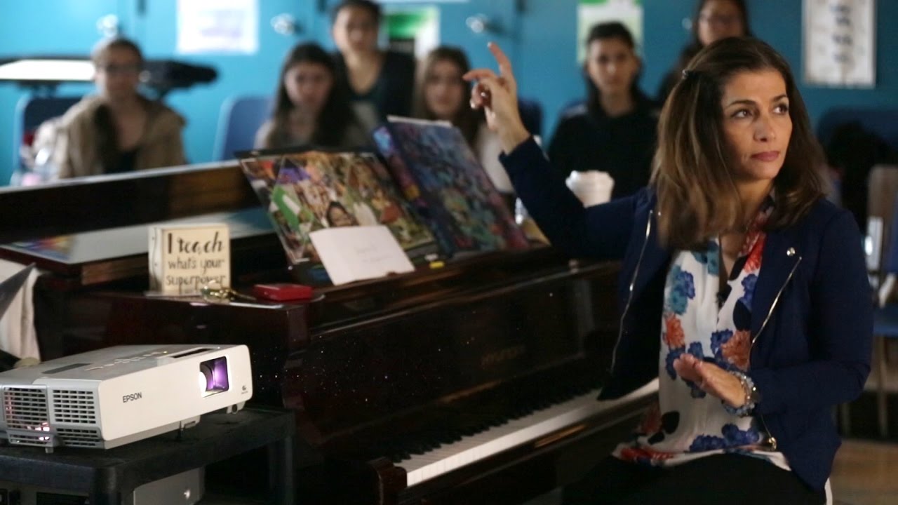 Award-winning music teacher resonates with her students - YouTube
