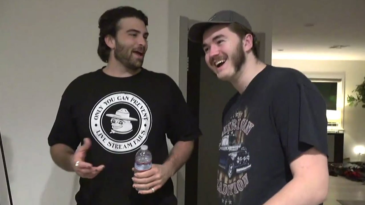 Jschlatt finally arrives... - YouTube