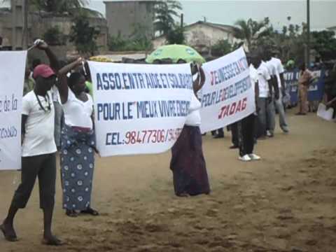 Défilé civile groupe Les femmes Amazones d'Agoué Adjigo