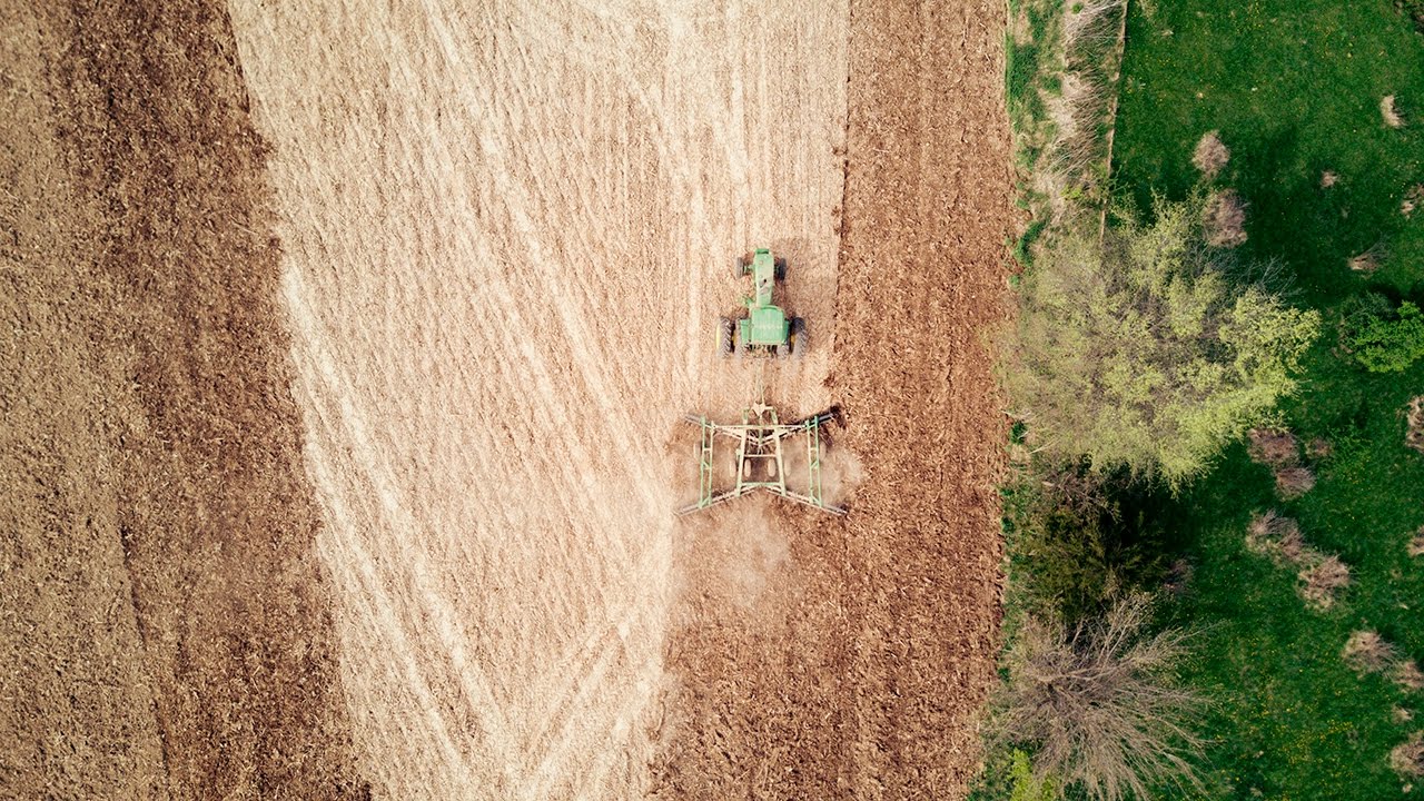 First Pass - Disking Chiseled Ground - John Deere 4640 & 630 Disk - YouTube