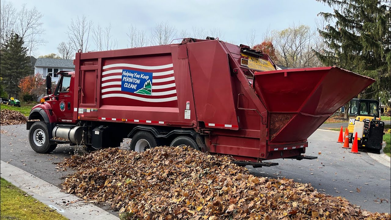 Perinton DPW Leaf Collection - International Heil Rear Loader Garbage ...