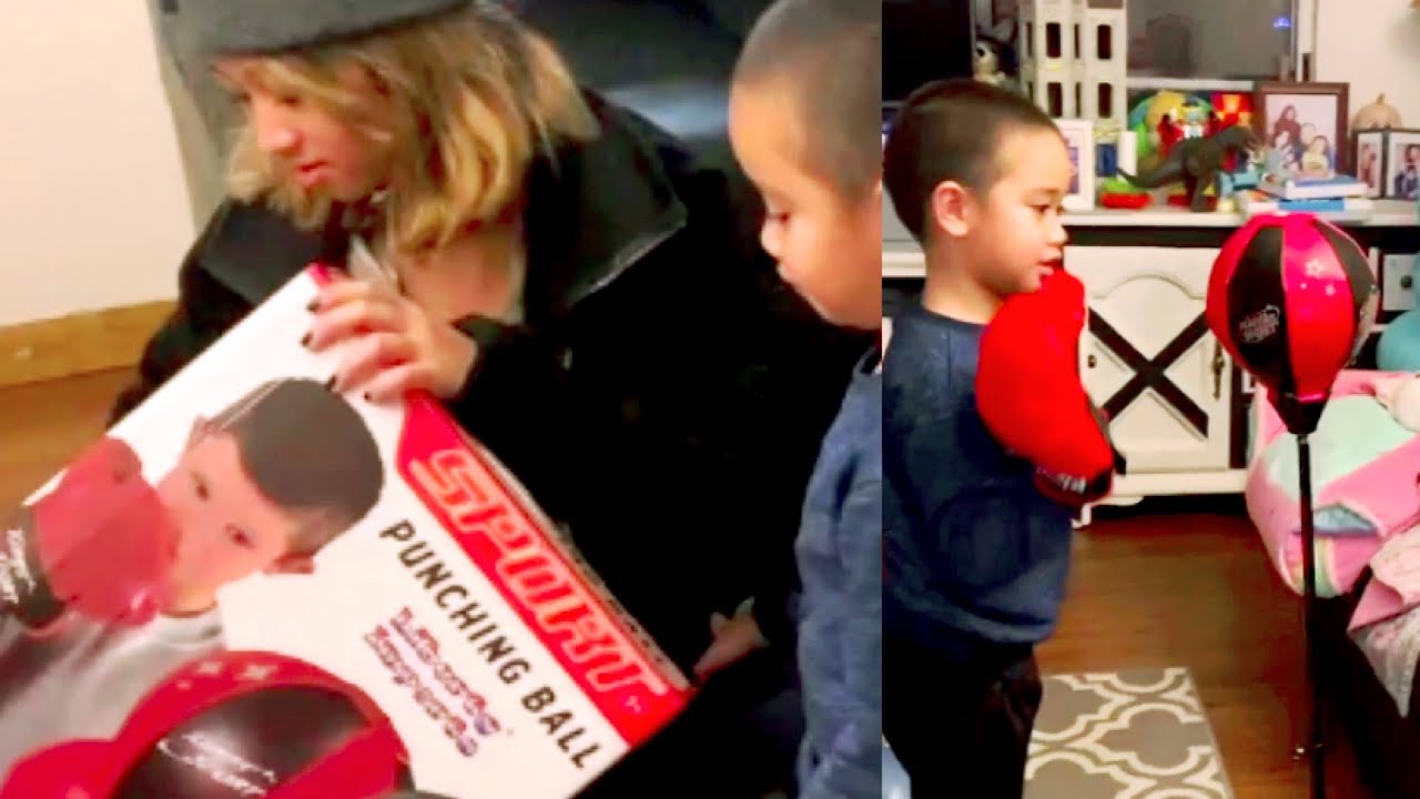 Sofia & Ford Unboxing Punching Ball - YouTube