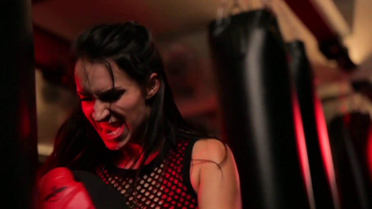 Mit Work Boxing: Kickboxing REEL - YouTube