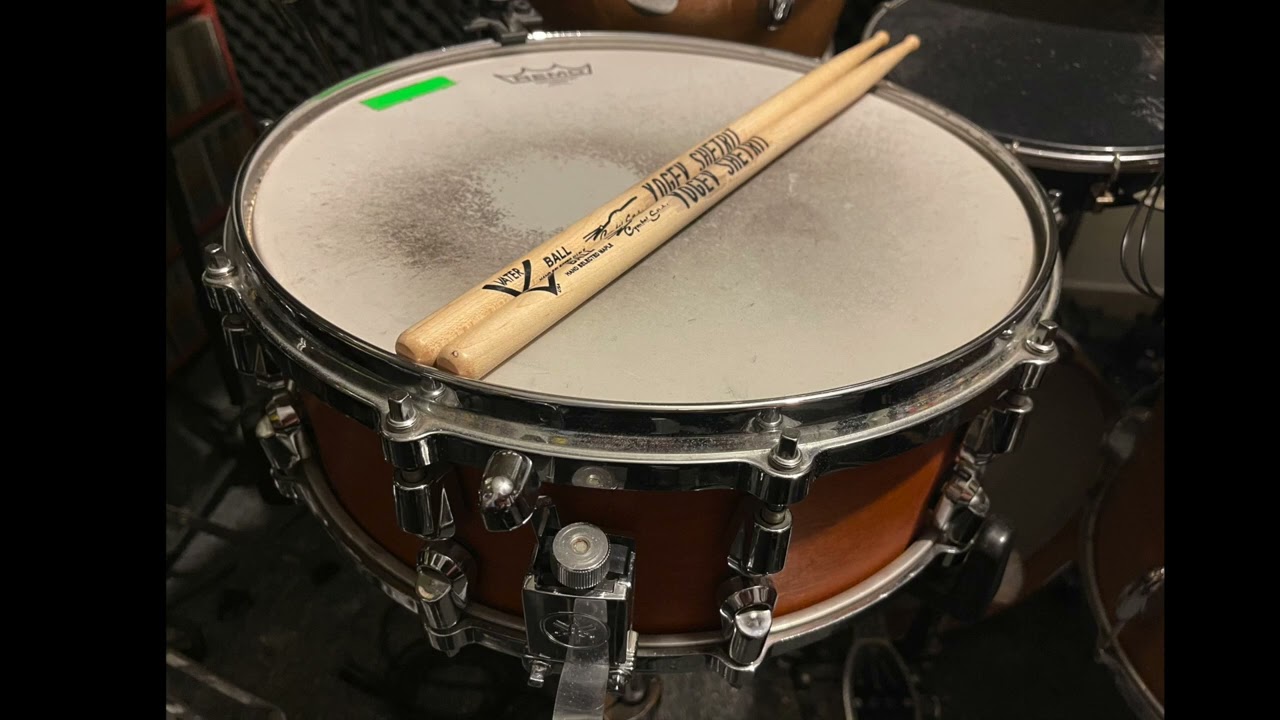 Drum Roll Sound Effect - YouTube