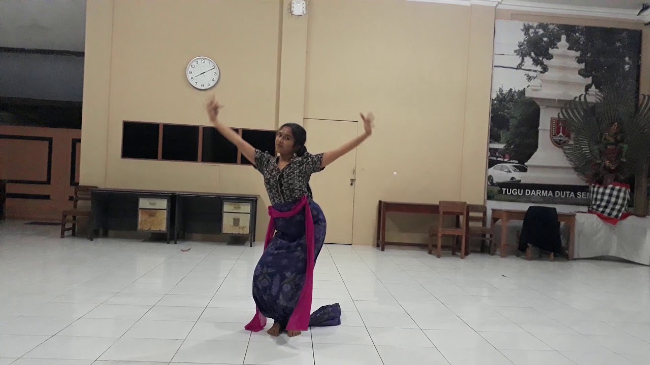Balinese Dance - Latihan Tari Oleg Tamulilingan - YouTube