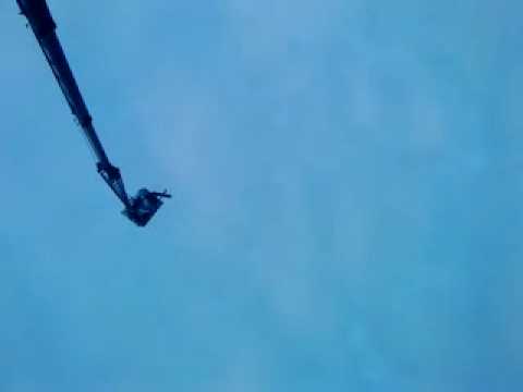 Lance bungie jump - YouTube