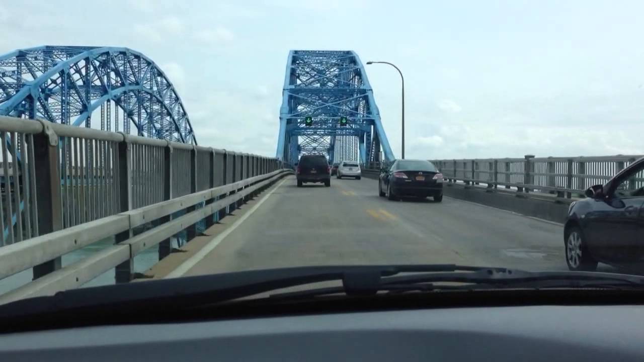 Driving the narrow bridge - YouTube