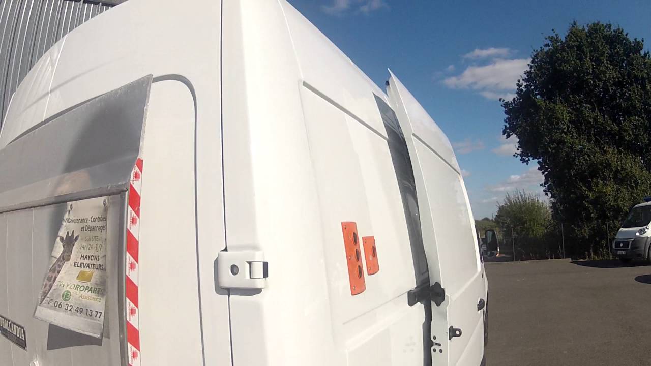 Video Master L3H2 Fourgon Hayon 125 cv - YouTube
