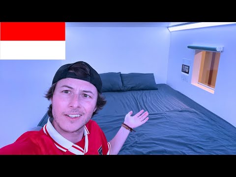 $10 Capsule Hotel in Jakarta, Indonesia 🇲🇨