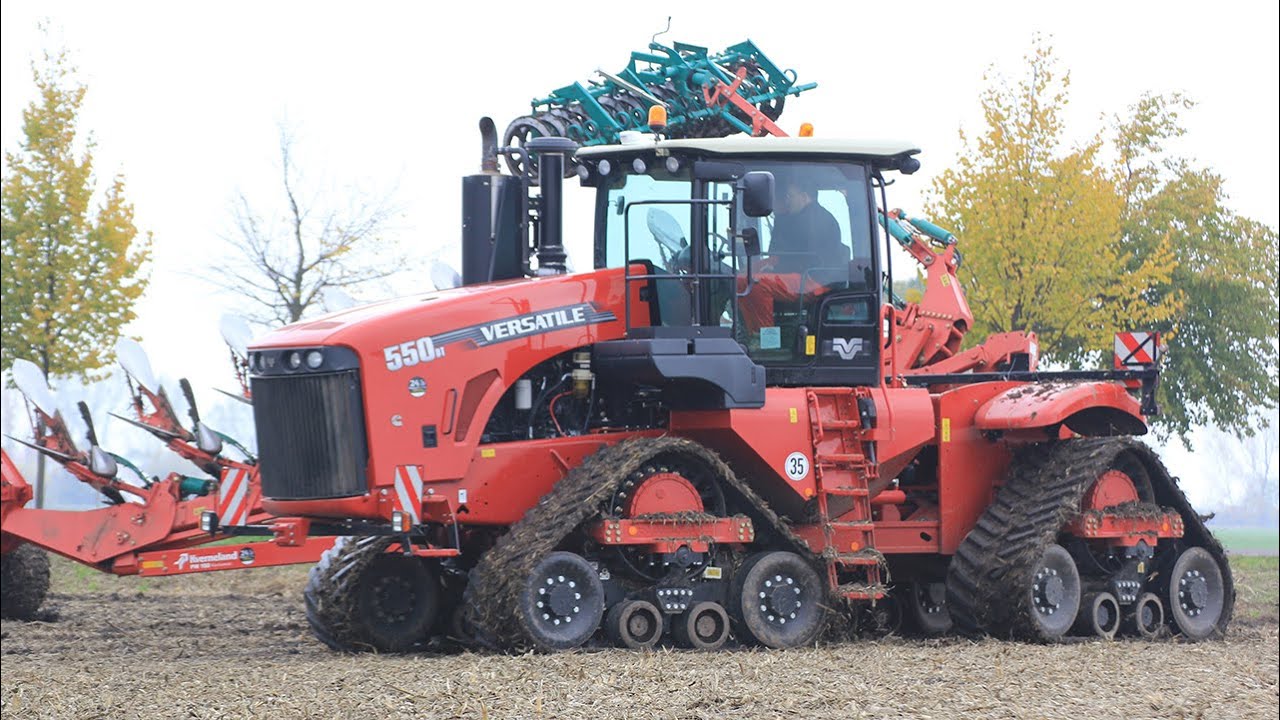Versatile 550DT with Kverneland 12 furrow plough taking the next track ...