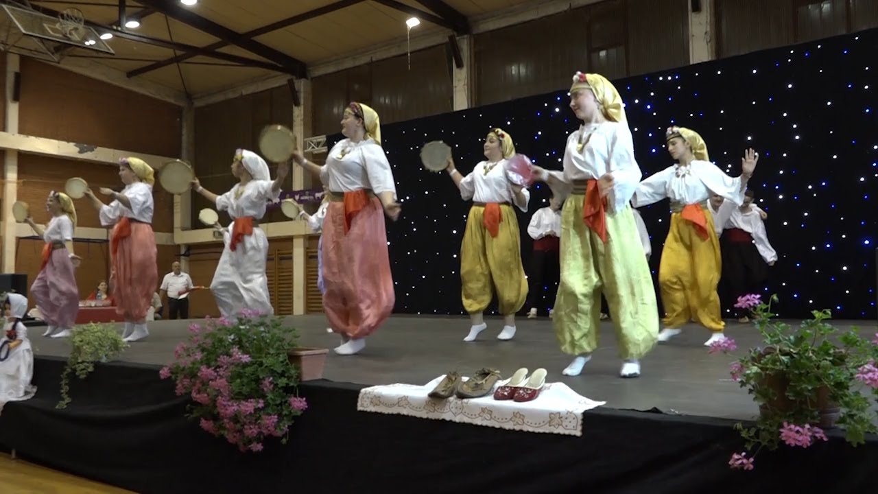Bajmok jedinstven na Balkanu – ima najstariju smotru folklora - YouTube