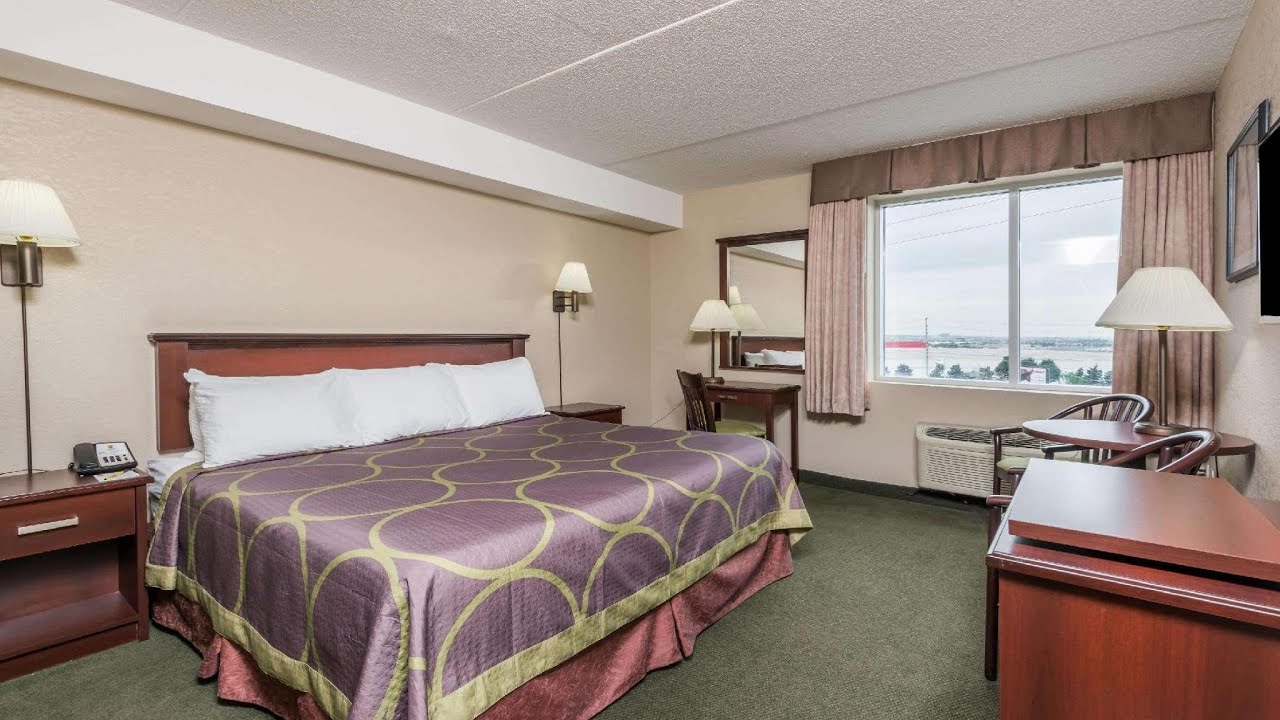 Super 8 By Wyndham Mississauga, Mississauga (ON), Canada - YouTube
