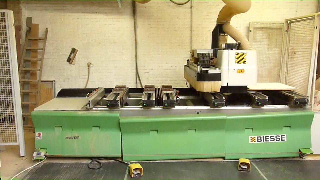 Centre d'usinage cnc Biesse Rover 20 - YouTube