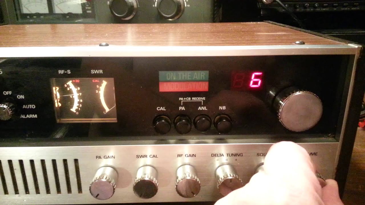 Realistic trc 455 40 CH CB. - YouTube