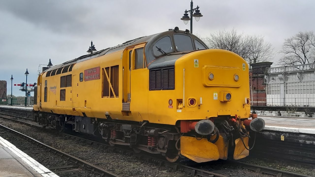 Network Rail class 37 (97302) at Shrewsbury Railway station 01/04/23 ...