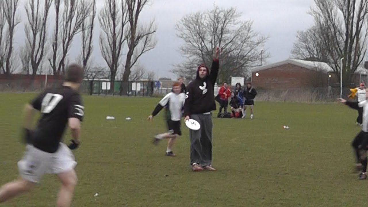 SEUOOR'14: Amazing / hilarious kick-up catch to huck - YouTube