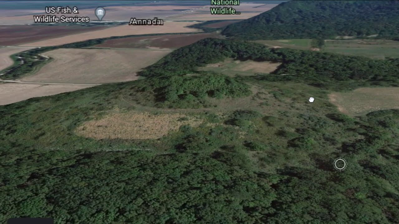 Large Lost History Pyramid/Mound Near Annada, Missouri - YouTube