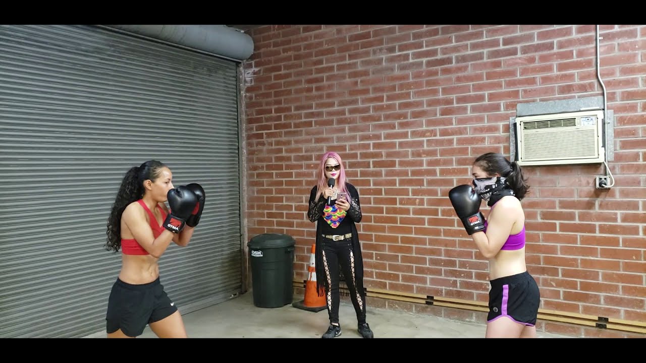 First boxing fight women's boxing raw footage - YouTube