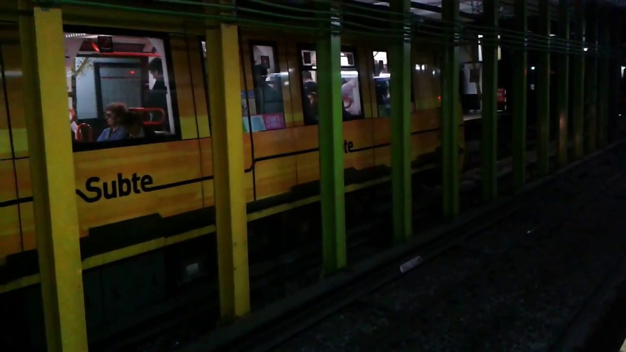 Subte línea B - CAF 6000 J1 llegando y saliendo (Dorrego) - YouTube