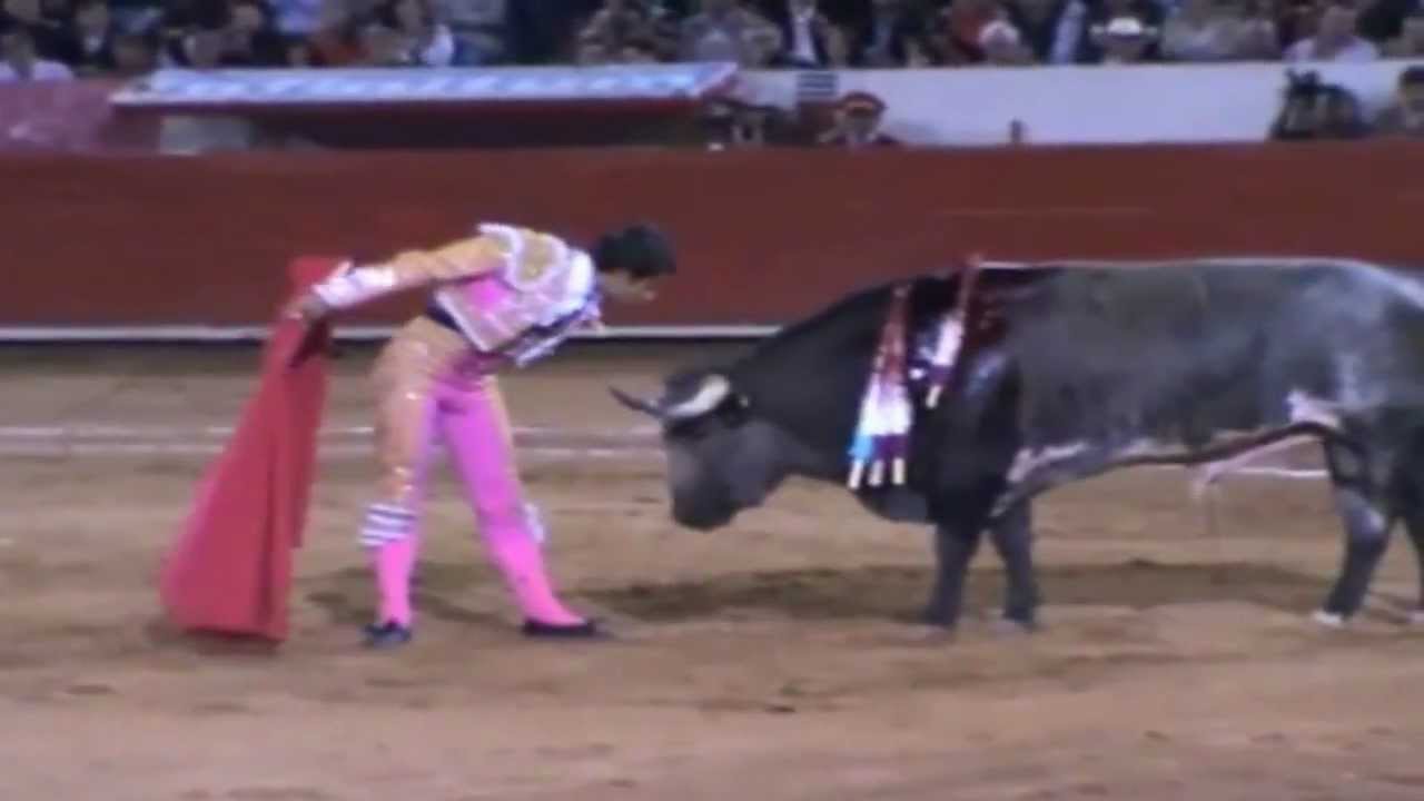 Toreros mexicanos/Mexican bullfighters - YouTube