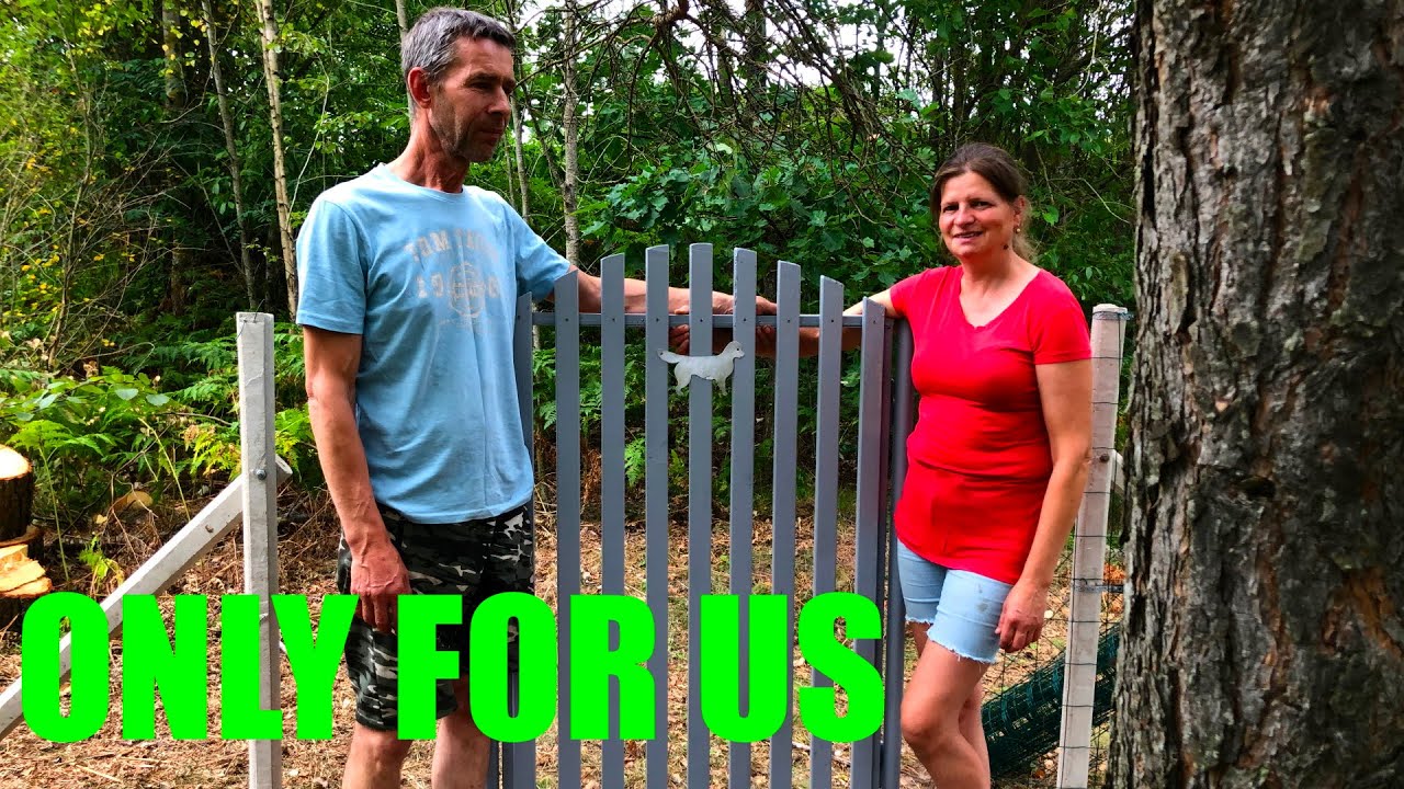 Easy backyard gate (with a funny effect!) - YouTube