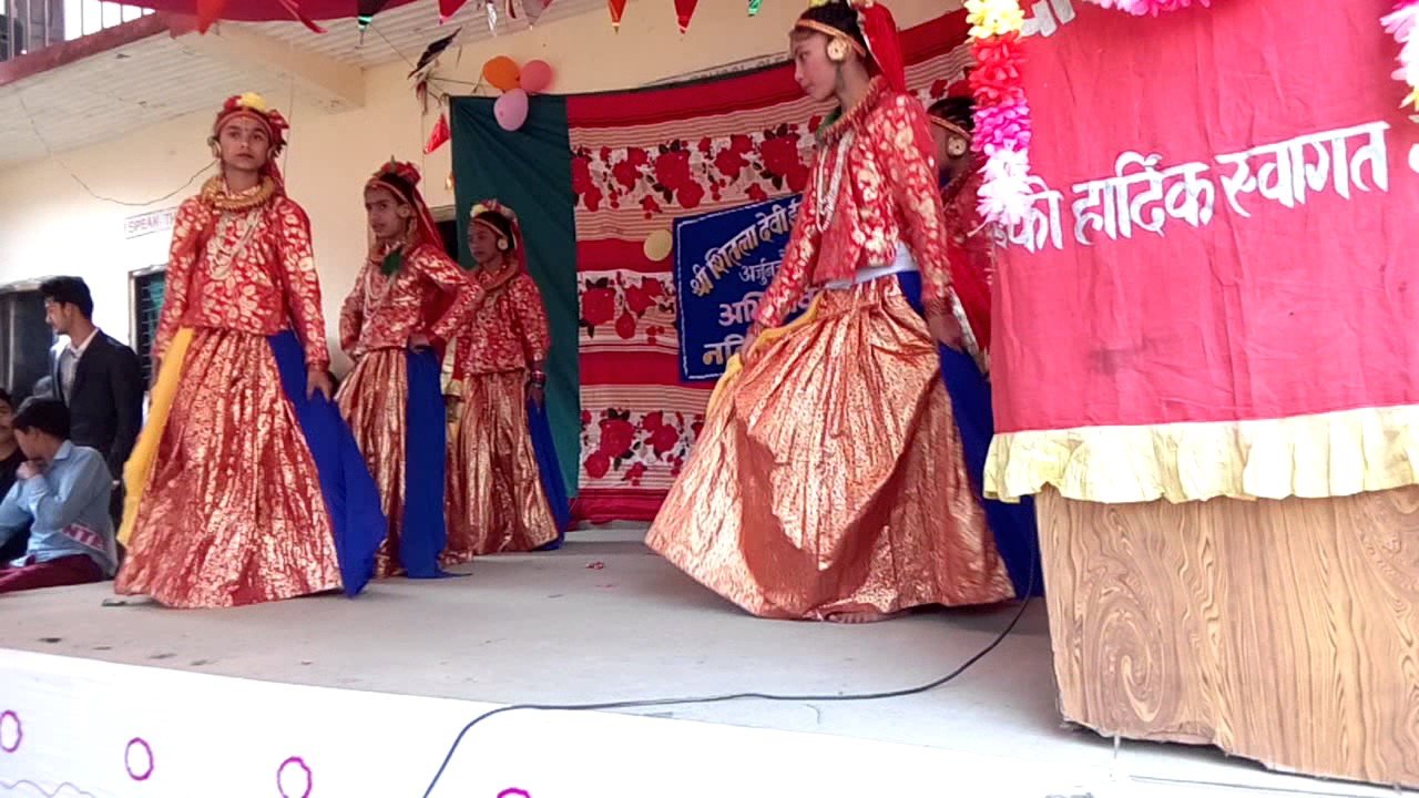 Gairi khet ko sirai dance of Sitala Devi English Boarding School Arjun ...