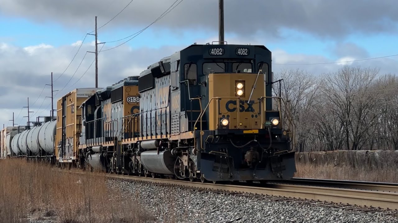 Pine Junction Railfanning - YouTube