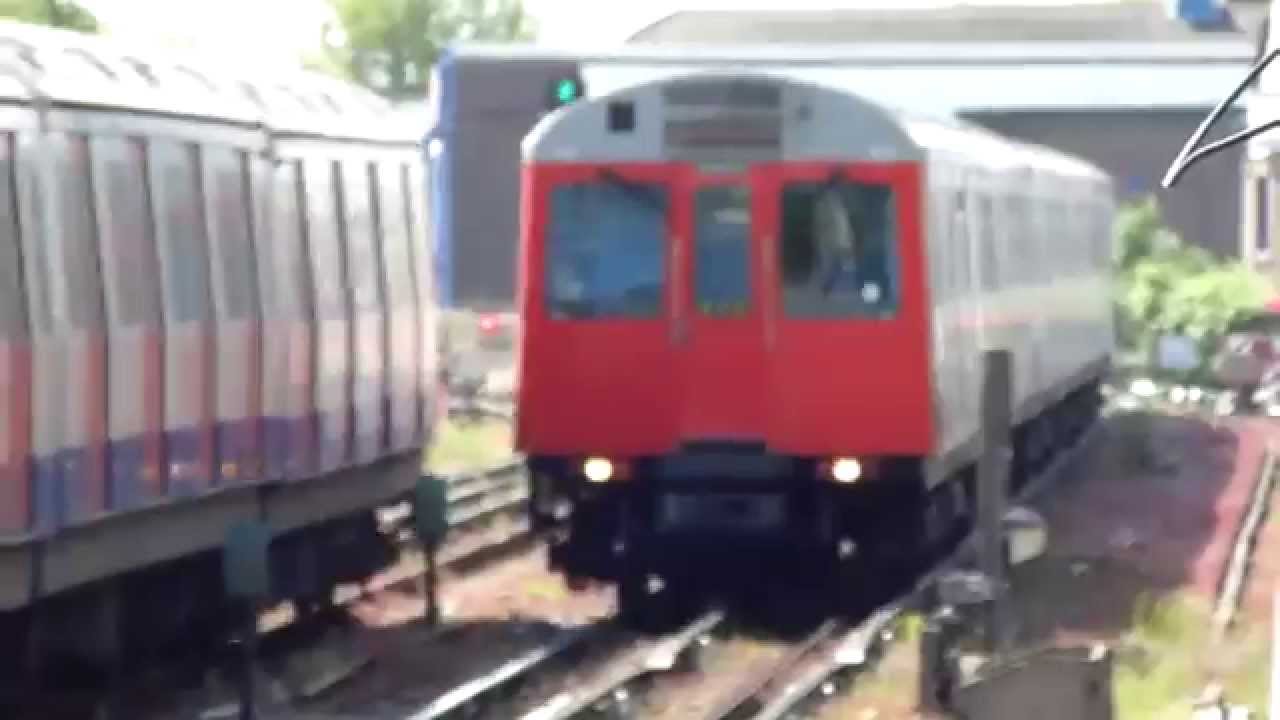 District Line C69/77 & D78 stock trains at Parsons Green - YouTube